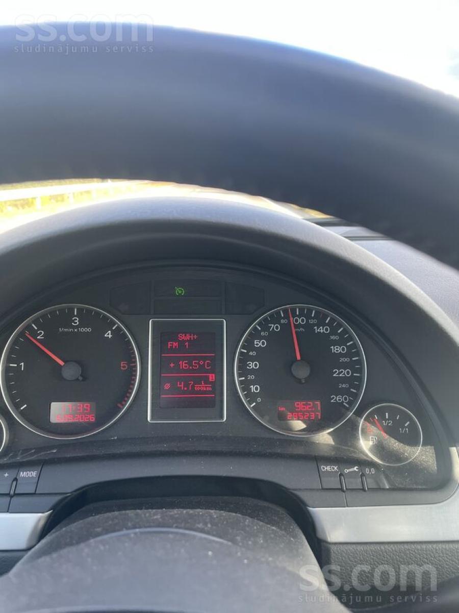 Black Audi A4 2007 in Daugavpils, with an engine capacity of 1.90 L and mileage of 295 thousand km for 4500 €, photo 8 on AUTOMOTO.COM.LV