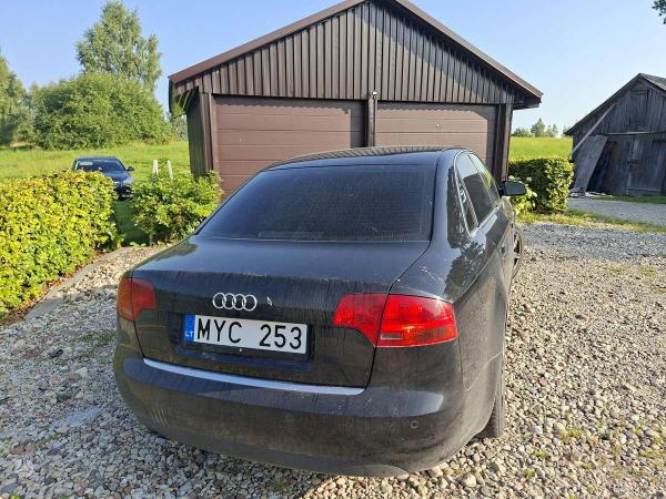 Audi A4 2007 in Moletai on AUTOMOTO.COM.LV Black Audi A4 2007 in Moletai, with an engine capacity of 1.97 L and mileage of 344 thousand km for 1800 €, photo 8 on AUTOMOTO.COM.LV