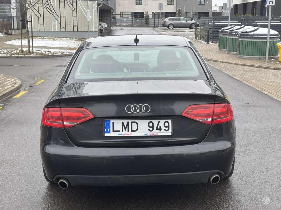 Melns Audi A4 2008 Viļņa, ar dzinēja tilpumu 2.70 L un nobraukumu 380 tūkst. km par 2500 €, foto 4 vietnē AUTOMOTO.COM.LV