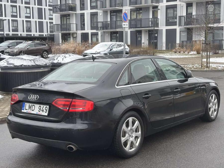 Melns Audi A4 2008 Viļņa, ar dzinēja tilpumu 2.70 L un nobraukumu 380 tūkst. km par 2500 €, foto 5 vietnē AUTOMOTO.COM.LV