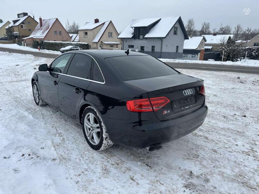 Melns Audi A4 2008 Šauļi, ar dzinēja tilpumu 1.80 L un nobraukumu 173 tūkst. km par 3950 €, foto 5 vietnē AUTOMOTO.COM.LV