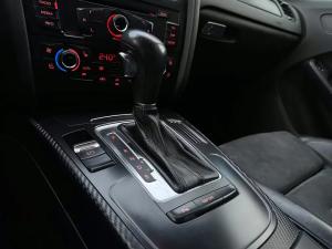 Black Audi A4 2008 in Riga, with an engine capacity of 2.00 L and mileage of 274 thousand km for 5290 €, photo 19 on AUTOMOTO.COM.LV