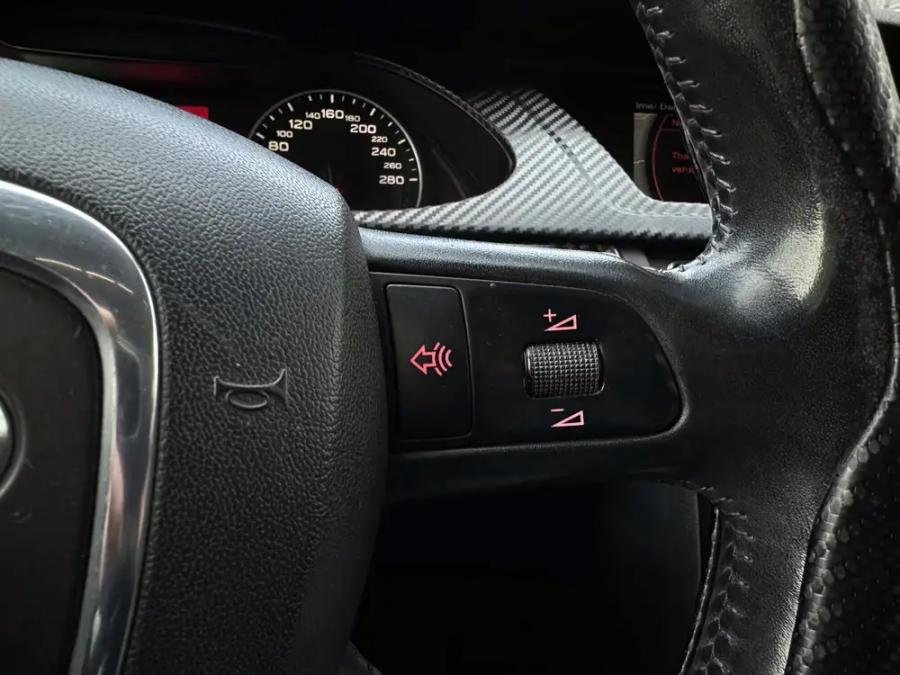 Black Audi A4 2008 in Riga, with an engine capacity of 2.00 L and mileage of 274 thousand km for 5290 €, photo 27 on AUTOMOTO.COM.LV