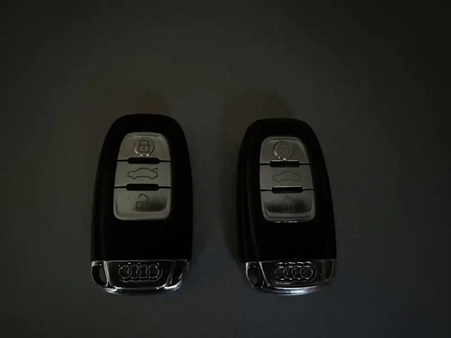 Black Audi A4 2008 in Riga, with an engine capacity of 2.00 L and mileage of 274 thousand km for 5290 €, photo 30 on AUTOMOTO.COM.LV