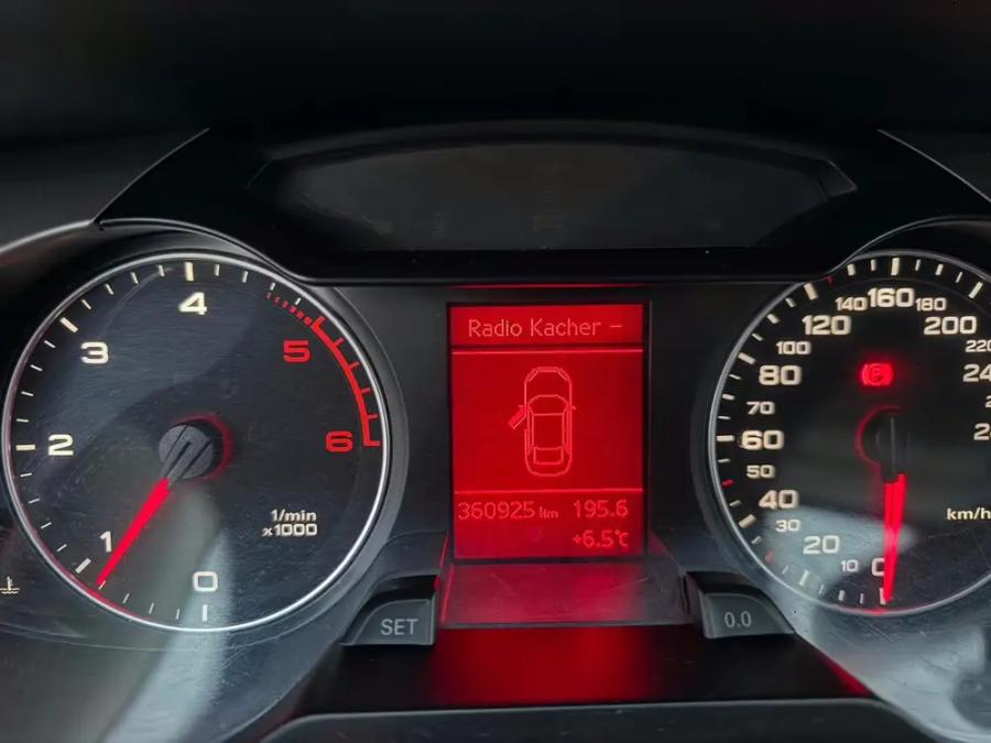 Black Audi A4 2008 in Riga, with an engine capacity of 2.00 L and mileage of 360 thousand km for 3700 €, photo 14 on AUTOMOTO.COM.LV