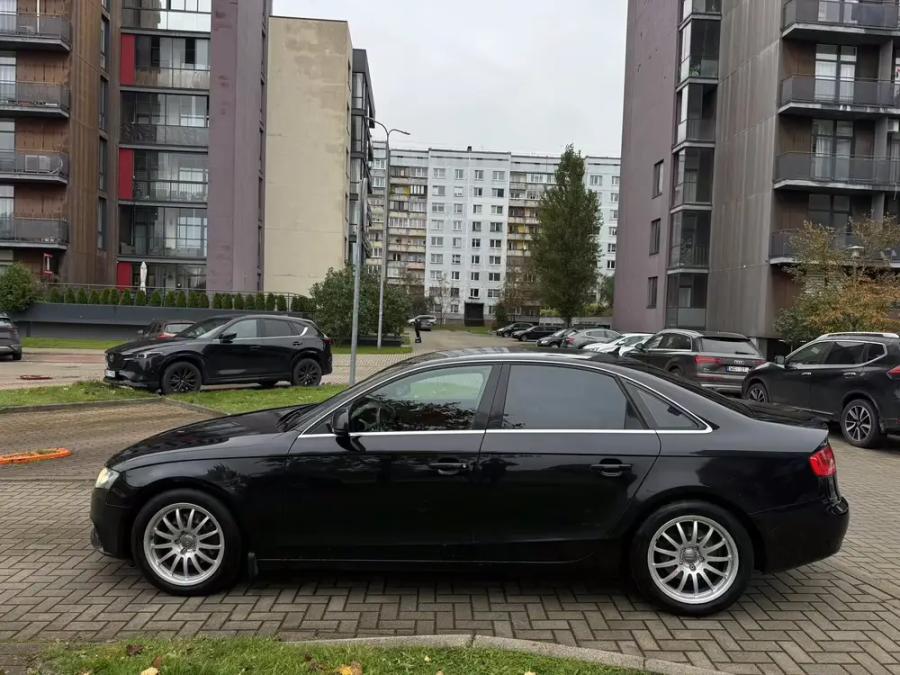 Black Audi A4 2008 in Riga, with an engine capacity of 2.00 L and mileage of 280 thousand km for 4990 €, photo 4 on AUTOMOTO.COM.LV