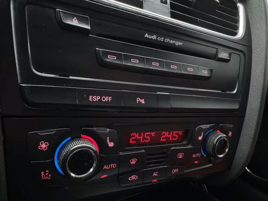 Black Audi A4 2008 in Riga, with an engine capacity of 2.00 L and mileage of 280 thousand km for 4990 €, photo 12 on AUTOMOTO.COM.LV