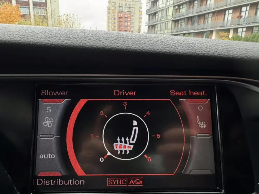 Black Audi A4 2008 in Riga, with an engine capacity of 2.00 L and mileage of 280 thousand km for 4990 €, photo 15 on AUTOMOTO.COM.LV