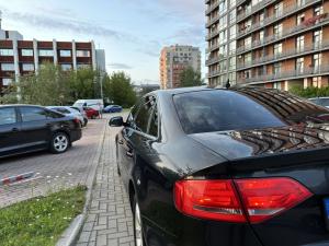 Black Audi A4 2008 in Riga, with an engine capacity of 2.00 L and mileage of 298 thousand km for 4990 €, photo 8 on AUTOMOTO.COM.LV
