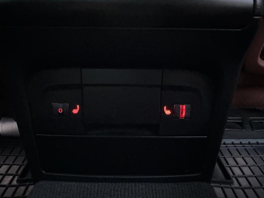 Black Audi A4 2008 in Riga, with an engine capacity of 2.00 L and mileage of 298 thousand km for 4990 €, photo 21 on AUTOMOTO.COM.LV