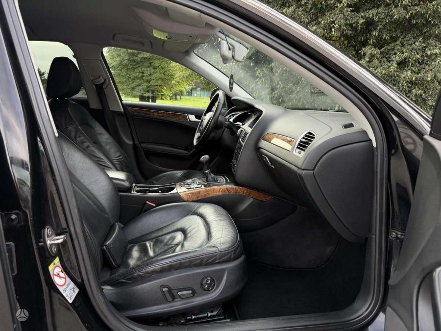 Black Audi A4 2008 in Kaunas, with an engine capacity of 1.97 L and mileage of 352 thousand km for 5250 €, photo 15 on AUTOMOTO.COM.LV