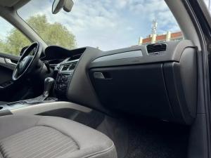 Melns Audi A4 2008 Rīga, ar dzinēja tilpumu 2.00 L un nobraukumu 338 tūkst. km par 4990 €, foto 8 vietnē AUTOMOTO.COM.LV