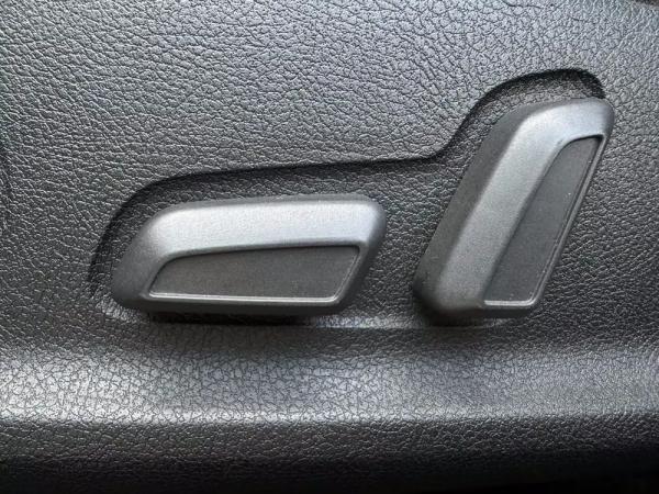 Black Audi A4 2008 in Riga, with an engine capacity of 2.00 L and mileage of 338 thousand km for 4990 €, photo 10 on AUTOMOTO.COM.LV