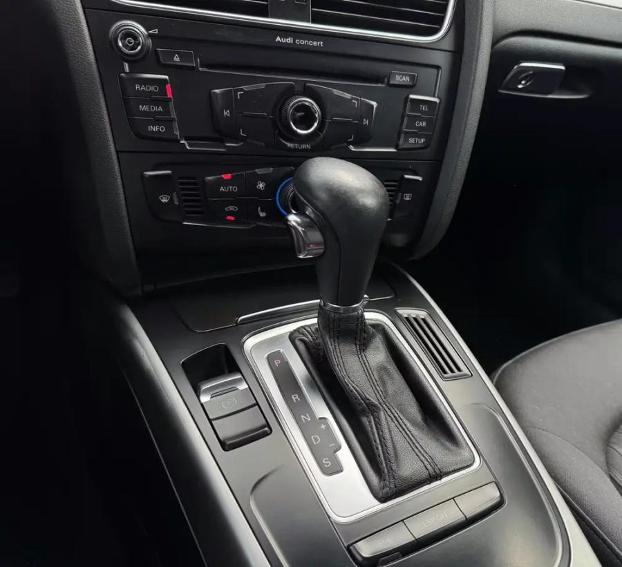 Melns Audi A4 2008 Rīga, ar dzinēja tilpumu 2.00 L un nobraukumu 338 tūkst. km par 4990 €, foto 12 vietnē AUTOMOTO.COM.LV