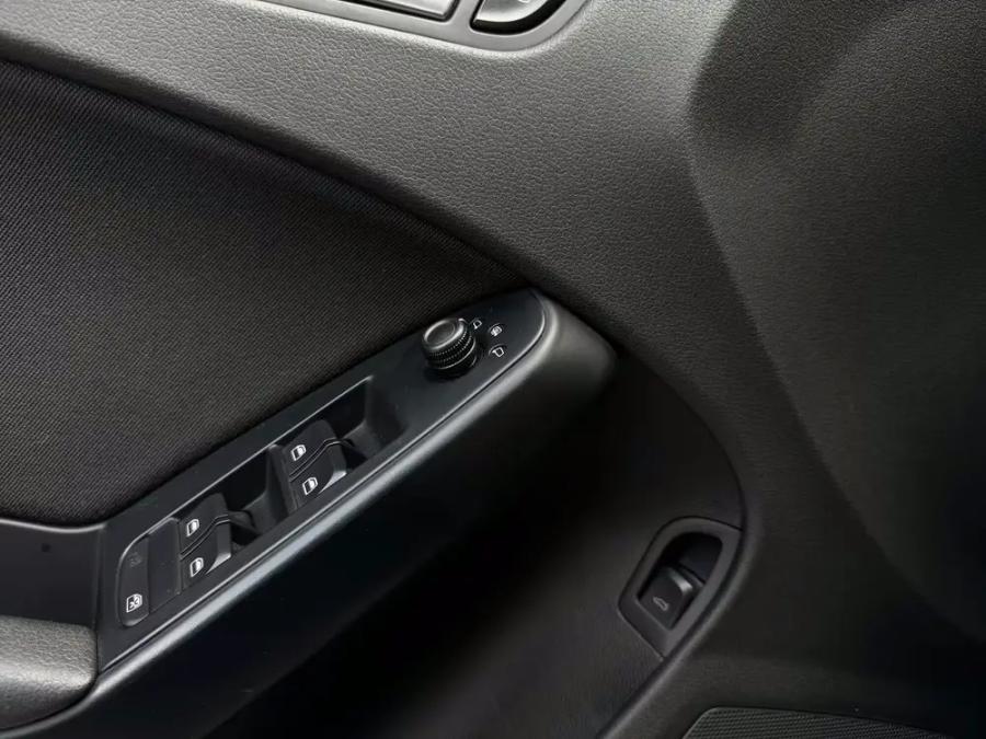 Melns Audi A4 2008 Rīga, ar dzinēja tilpumu 2.00 L un nobraukumu 338 tūkst. km par 4990 €, foto 25 vietnē AUTOMOTO.COM.LV