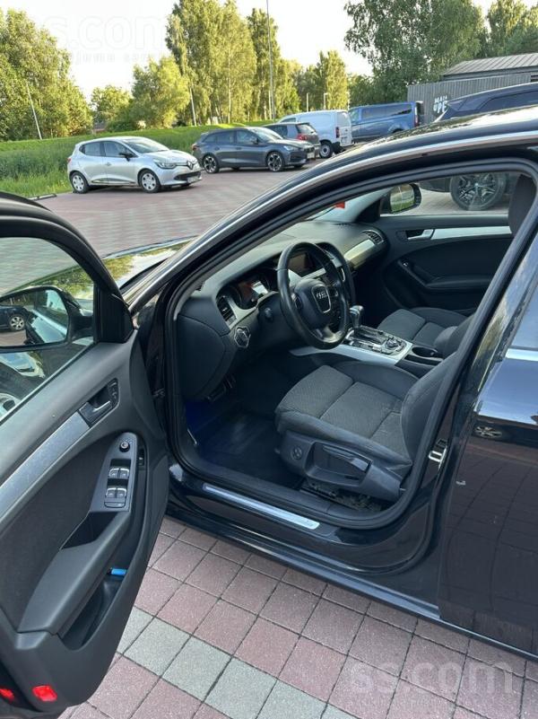 Black Audi A4 2008 in Riga, with an engine capacity of 2.70 L and mileage of 322 thousand km for 4600 €, photo 7 on AUTOMOTO.COM.LV