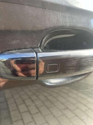 Black Audi A4 2008 in Klaipeda, with an engine capacity of 2.97 L and mileage of 302 thousand km for 5000 €, photo 8 on AUTOMOTO.COM.LV