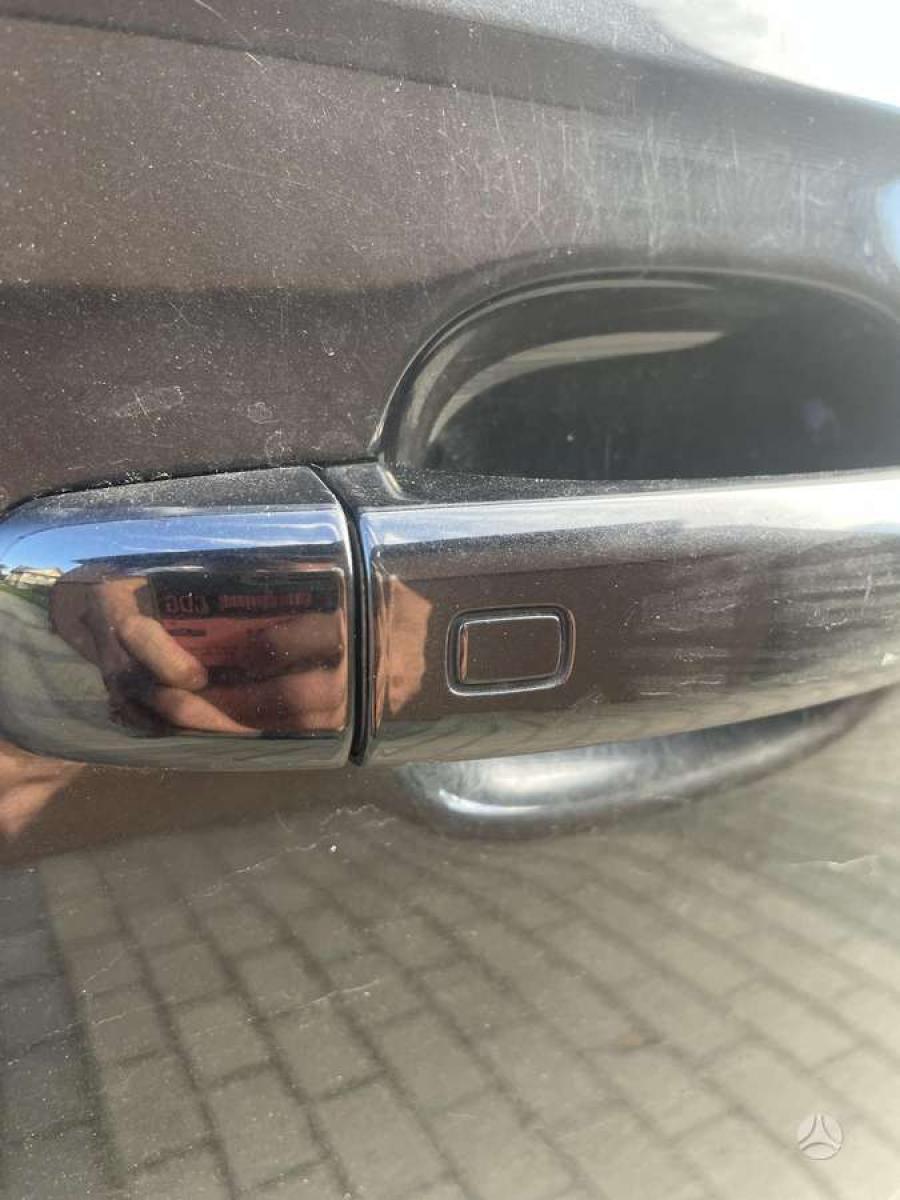 Black Audi A4 2008 in Klaipeda, with an engine capacity of 2.97 L and mileage of 302 thousand km for 5000 €, photo 8 on AUTOMOTO.COM.LV