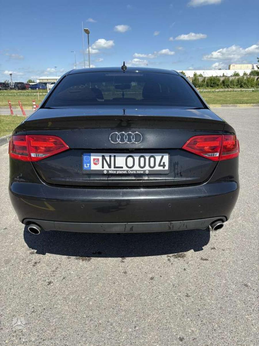 Black Audi A4 2008 in Klaipeda, with an engine capacity of 2.97 L and mileage of 302 thousand km for 5000 €, photo 32 on AUTOMOTO.COM.LV
