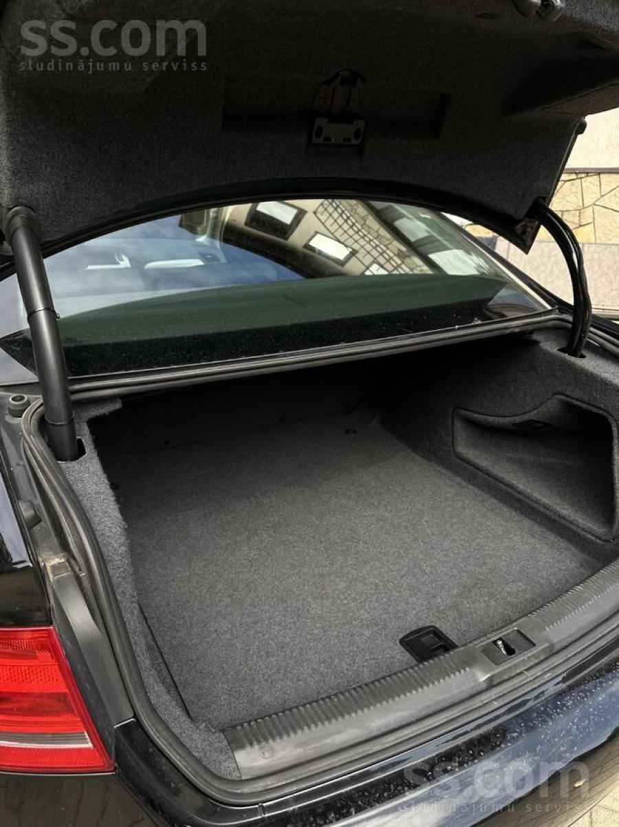 Melns Audi A4 2008 Rīga, ar dzinēja tilpumu 2.00 L un nobraukumu 238 tūkst. km par 5350 €, foto 22 vietnē AUTOMOTO.COM.LV