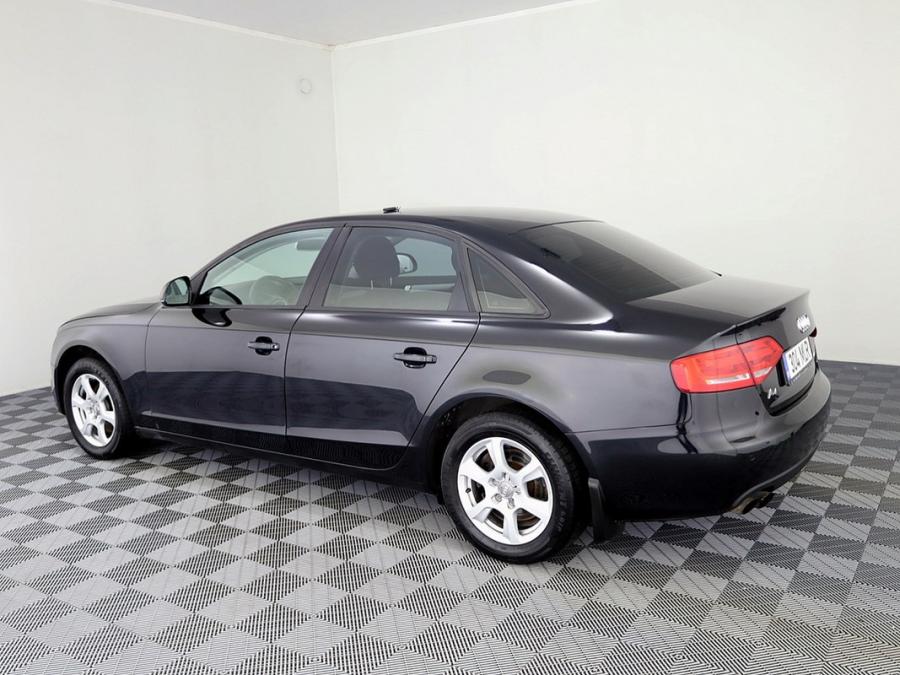 Melns Audi A4 2008 Tallina, ar dzinēja tilpumu 1.80 L un nobraukumu 158 tūkst. km par 4199 €, foto 12 vietnē AUTOMOTO.COM.LV