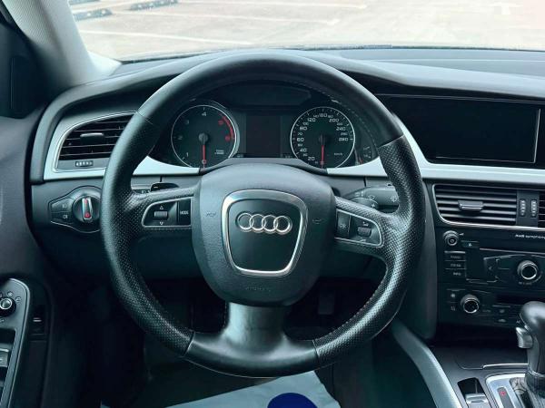 Black Audi A4 2008 in Vilnius, with an engine capacity of 2.70 L and mileage of 310 thousand km for 3700 €, photo 9 on AUTOMOTO.COM.LV
