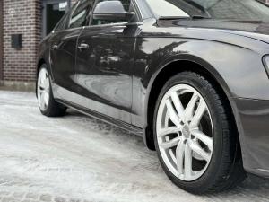 Melns Audi A4 2009 Viļņa, ar dzinēja tilpumu 2.00 L un nobraukumu 289 tūkst. km par 4900 €, foto 9 vietnē AUTOMOTO.COM.LV