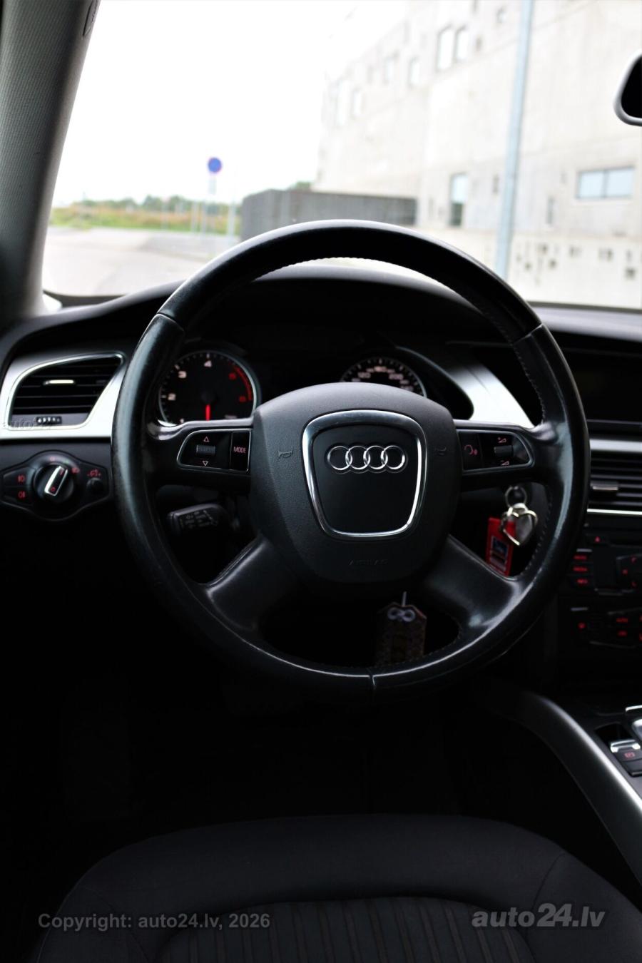 Melns Audi A4 2009 Tallina, ar dzinēja tilpumu 2.70 L un nobraukumu 381 tūkst. km par 4000 €, foto 9 vietnē AUTOMOTO.COM.LV