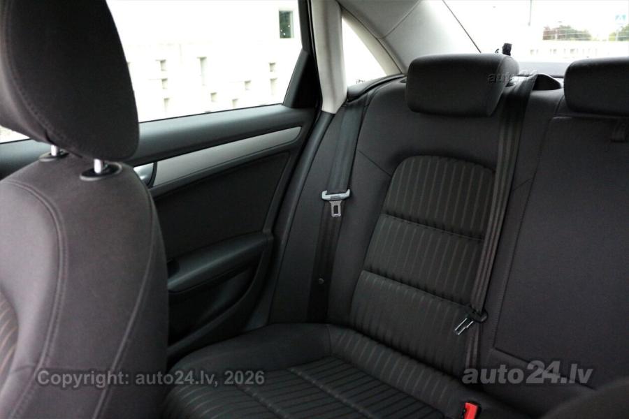 Melns Audi A4 2009 Tallina, ar dzinēja tilpumu 2.70 L un nobraukumu 381 tūkst. km par 4000 €, foto 15 vietnē AUTOMOTO.COM.LV