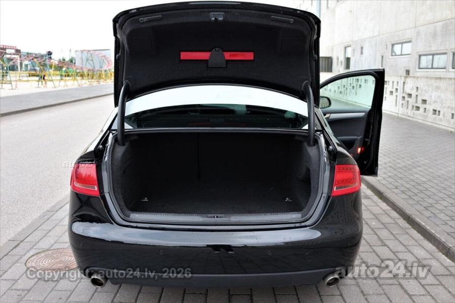 Melns Audi A4 2009 Tallina, ar dzinēja tilpumu 2.70 L un nobraukumu 381 tūkst. km par 4000 €, foto 16 vietnē AUTOMOTO.COM.LV