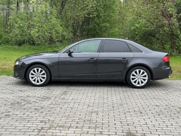 Black Audi A4 2009 in Riga, with an engine capacity of 3.00 L and mileage of 273 thousand km for 6699 €, photo 2 on AUTOMOTO.COM.LV