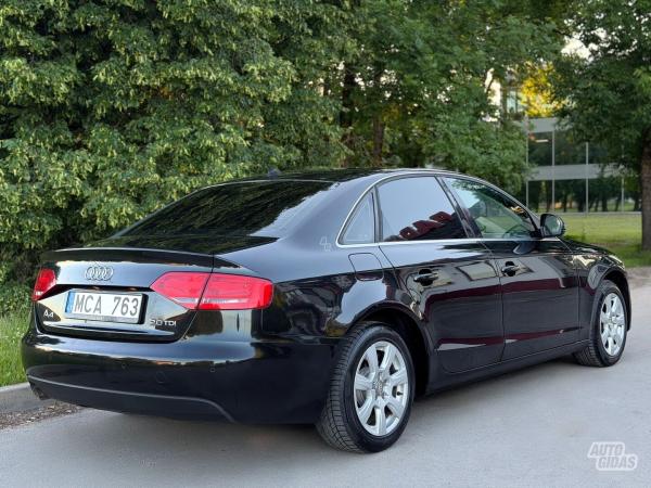Melns Audi A4 2009 Kauņa, ar dzinēja tilpumu 2.00 L un nobraukumu 297 tūkst. km par 5000 €, foto 3 vietnē AUTOMOTO.COM.LV