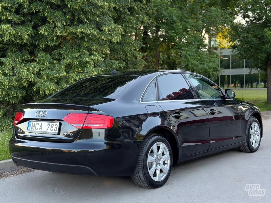 Melns Audi A4 2009 Kauņa, ar dzinēja tilpumu 2.00 L un nobraukumu 297 tūkst. km par 5000 €, foto 4 vietnē AUTOMOTO.COM.LV
