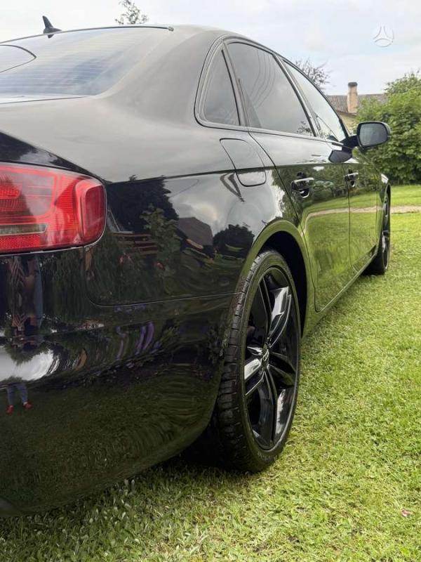 Black Audi A4 2009 in Vilnius, with an engine capacity of 1.97 L and mileage of 282 thousand km for 6800 €, photo 7 on AUTOMOTO.COM.LV