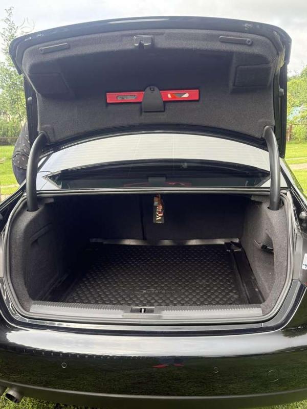 Black Audi A4 2009 in Vilnius, with an engine capacity of 1.97 L and mileage of 282 thousand km for 6800 €, photo 9 on AUTOMOTO.COM.LV