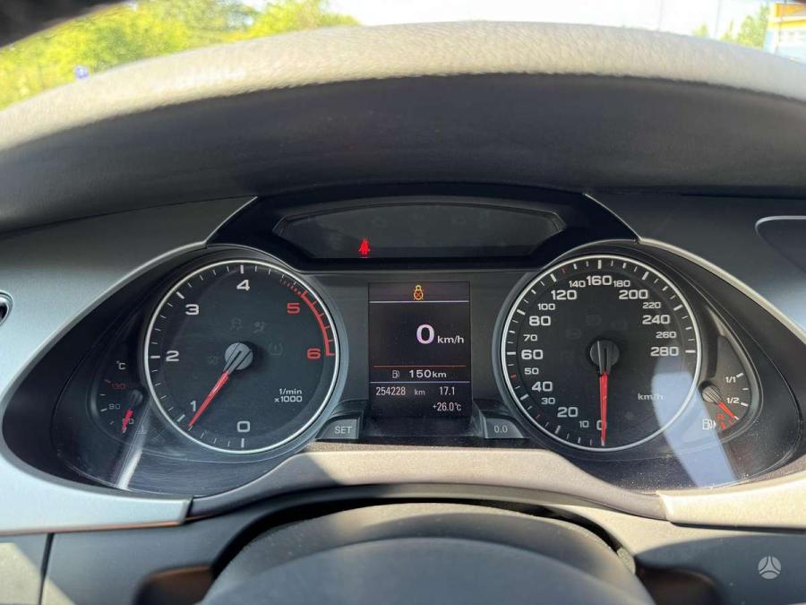 Melns Audi A4 2009 Telšiai, ar dzinēja tilpumu 1.97 L un nobraukumu 254 tūkst. km par 6300 €, foto 24 vietnē AUTOMOTO.COM.LV