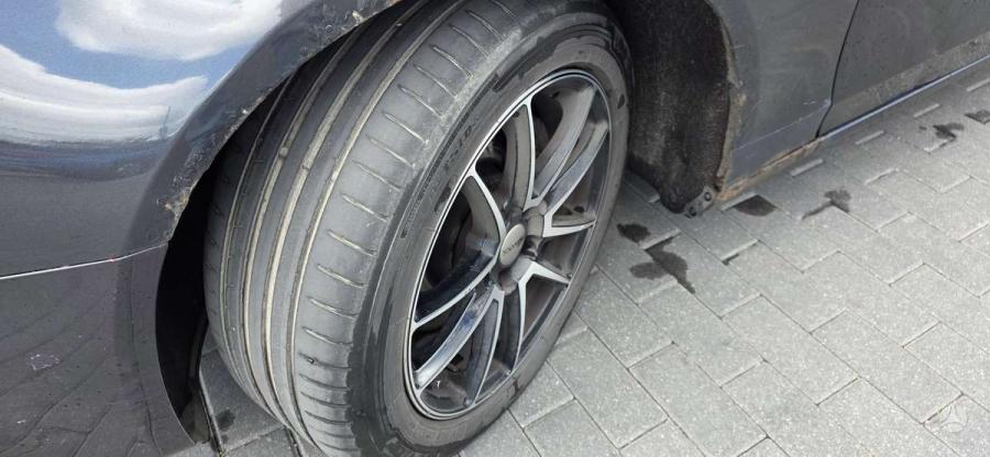 Black Audi A4 2009 in Vilnius, with an engine capacity of 1.80 L and mileage of 206 thousand km for 3200 €, photo 11 on AUTOMOTO.COM.LV