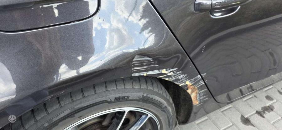 Black Audi A4 2009 in Vilnius, with an engine capacity of 1.80 L and mileage of 206 thousand km for 3200 €, photo 18 on AUTOMOTO.COM.LV