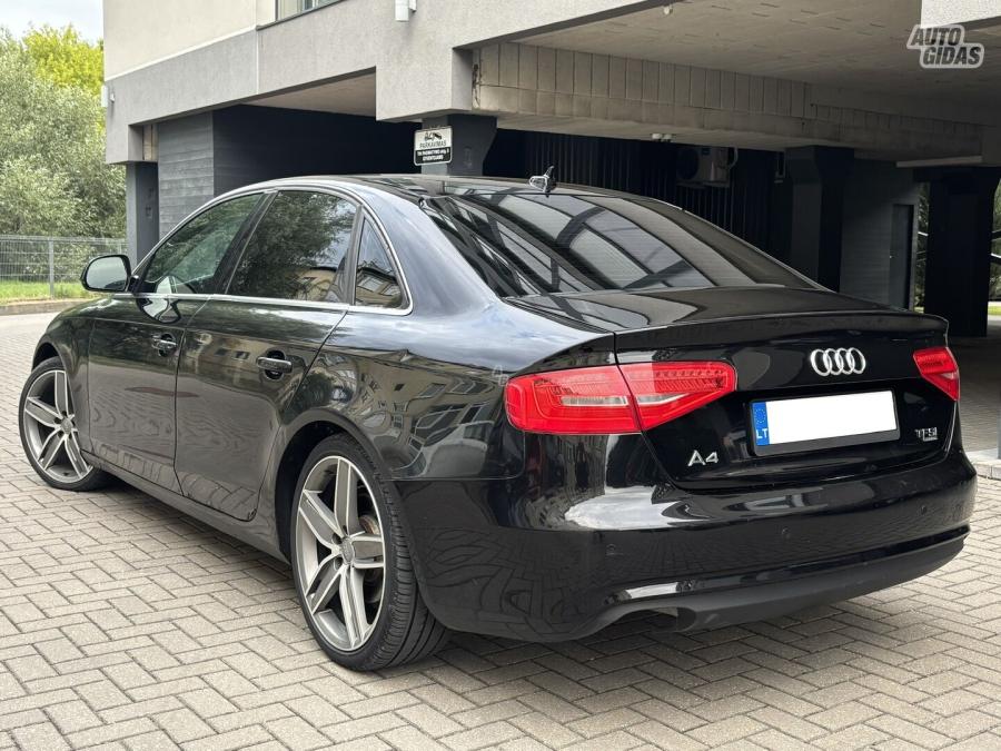 Black Audi A4 2009 in Kaunas, with an engine capacity of 2.00 L and mileage of 250 thousand km for 2750 €, photo 5 on AUTOMOTO.COM.LV