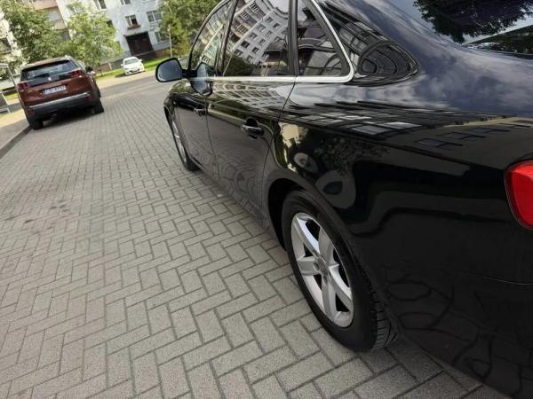 Black Audi A4 2009 in Riga, with an engine capacity of 2.00 L and mileage of 355 thousand km for 4990 €, photo 5 on AUTOMOTO.COM.LV