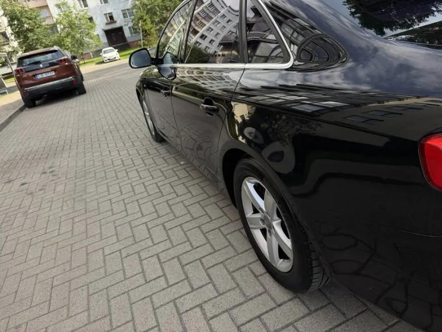 Black Audi A4 2009 in Riga, with an engine capacity of 2.00 L and mileage of 355 thousand km for 4990 €, photo 6 on AUTOMOTO.COM.LV