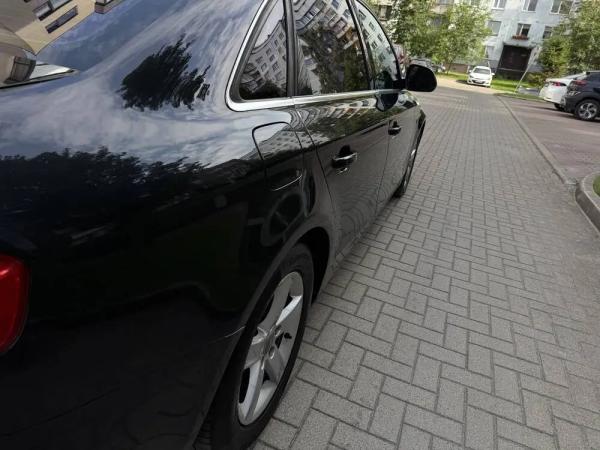 Black Audi A4 2009 in Riga, with an engine capacity of 2.00 L and mileage of 355 thousand km for 4990 €, photo 6 on AUTOMOTO.COM.LV
