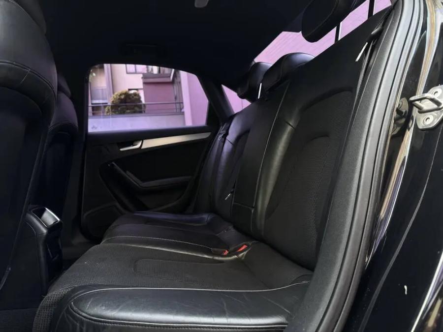 Black Audi A4 2009 in Riga, with an engine capacity of 2.00 L and mileage of 355 thousand km for 4990 €, photo 10 on AUTOMOTO.COM.LV