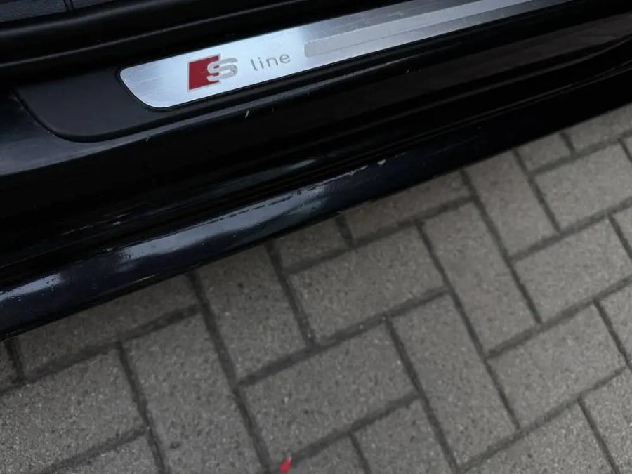 Black Audi A4 2009 in Riga, with an engine capacity of 2.00 L and mileage of 355 thousand km for 4990 €, photo 12 on AUTOMOTO.COM.LV