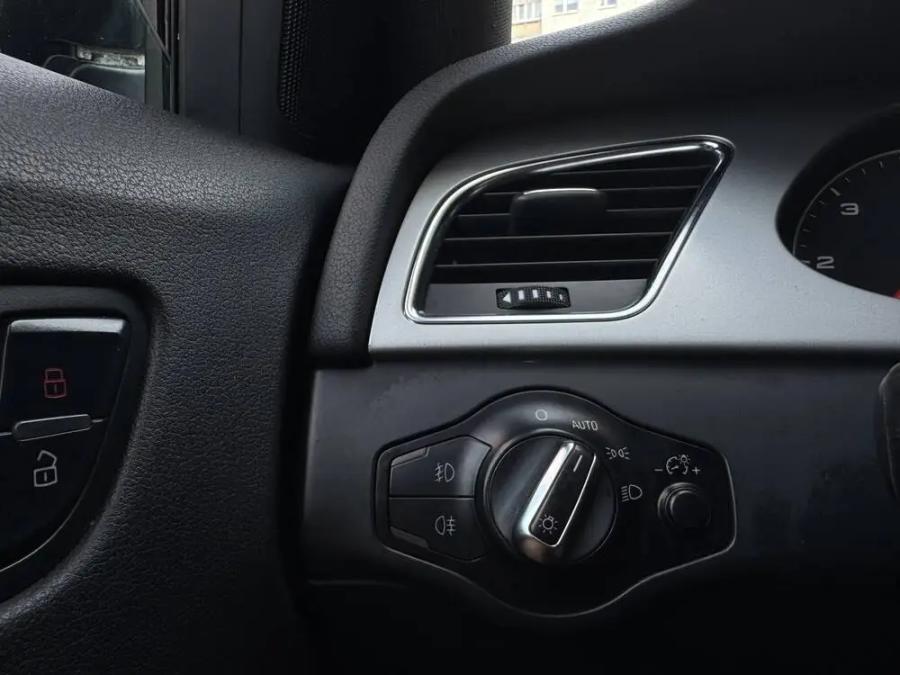 Black Audi A4 2009 in Riga, with an engine capacity of 2.00 L and mileage of 355 thousand km for 4990 €, photo 23 on AUTOMOTO.COM.LV