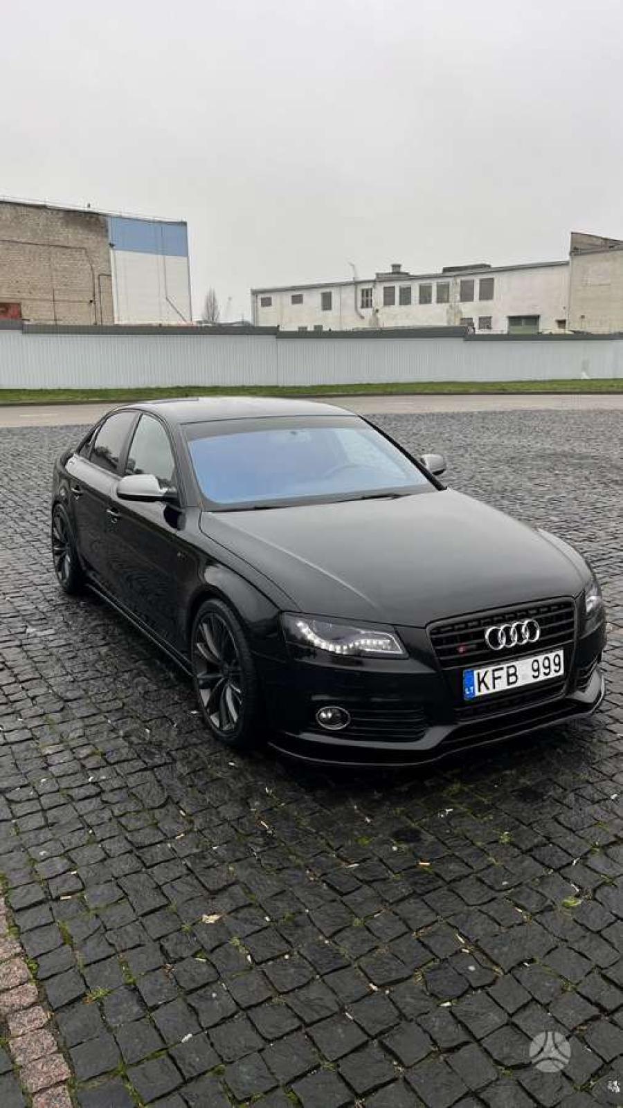Black Audi A4 2010 in Vilnius, with an engine capacity of 2.70 L and mileage of 311 thousand km for 10700 €, photo 11 on AUTOMOTO.COM.LV