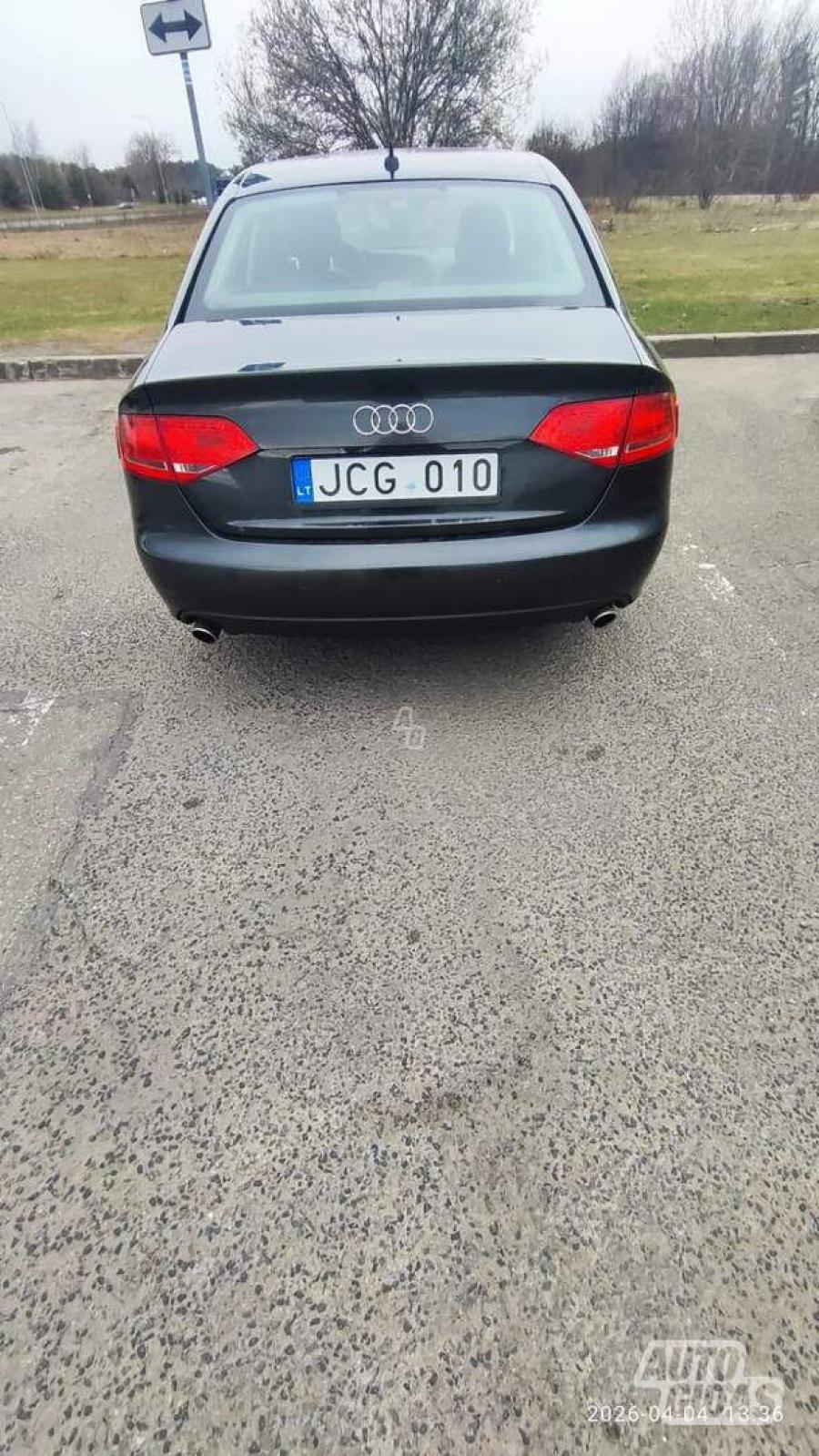 Black Audi A4 2010 in Vilnius, with an engine capacity of 2.70 L and mileage of 363 thousand km for 3200 €, photo 10 on AUTOMOTO.COM.LV
