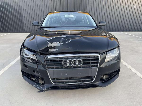 Black Audi A4 2010 in Klaipeda, with an engine capacity of 1.97 L and mileage of 382 thousand km for 2200 €, photo 7 on AUTOMOTO.COM.LV