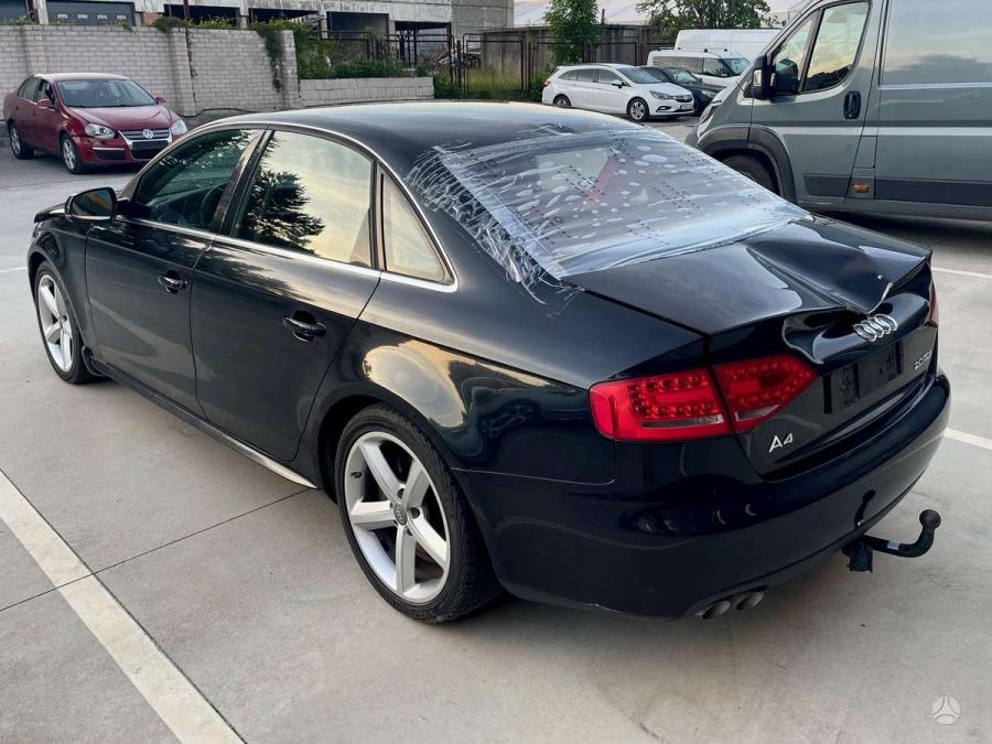 Black Audi A4 2010 in Klaipeda, with an engine capacity of 1.97 L and mileage of 382 thousand km for 2100 €, photo 3 on AUTOMOTO.COM.LV