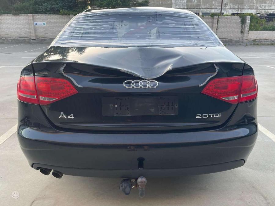 Black Audi A4 2010 in Klaipeda, with an engine capacity of 1.97 L and mileage of 382 thousand km for 2100 €, photo 4 on AUTOMOTO.COM.LV